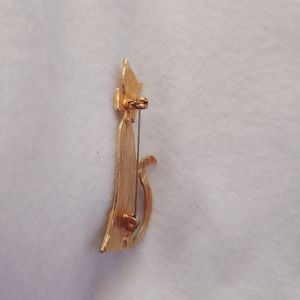 Unknown | Jewelry | Gold Tone Cat Pin Kitten Kitty W Embellished Bow ...